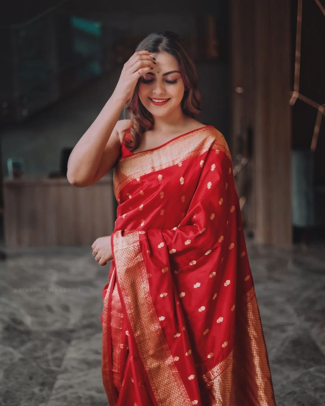 Mollywood Actress Anusree's Stunning Makeover in Saree Goes Viral on ...