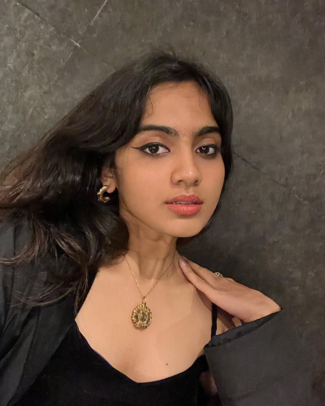 Mollywood Actress Devika Sanjay's Stunning Photoshoot Made Wow Among ...