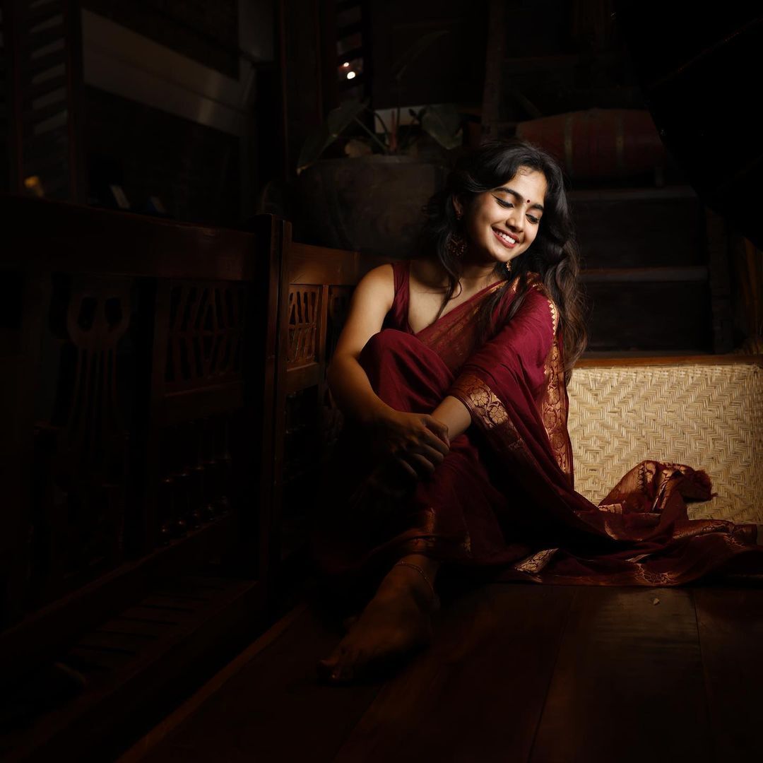 Mollywood Actress Devika Sanjay's Stunning Photoshoot Made Wow Among Fans | Devika Sanjay ...