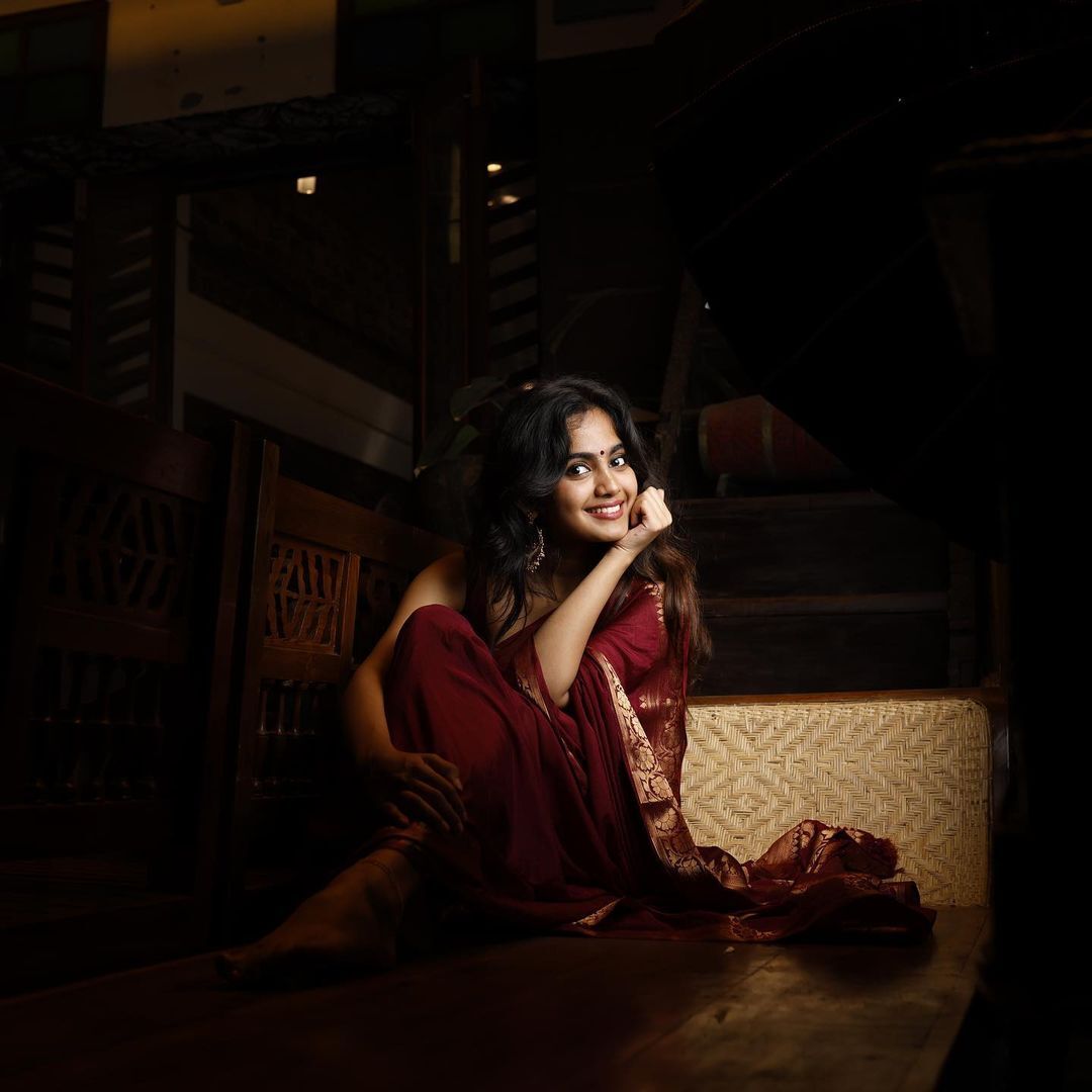 Mollywood Actress Devika Sanjay's Stunning Photoshoot Made Wow Among Fans | Devika Sanjay ...