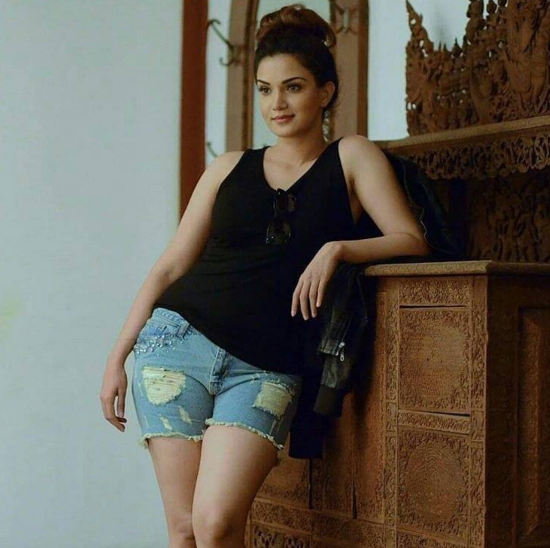 PHOTOS : மினுமினுக்கும் முத்தாரமே.. மலையாள நடிகை ஹனி ரோஸின் அசத்தல் க்ளிக்ஸ் இதோ.. | model honey ...