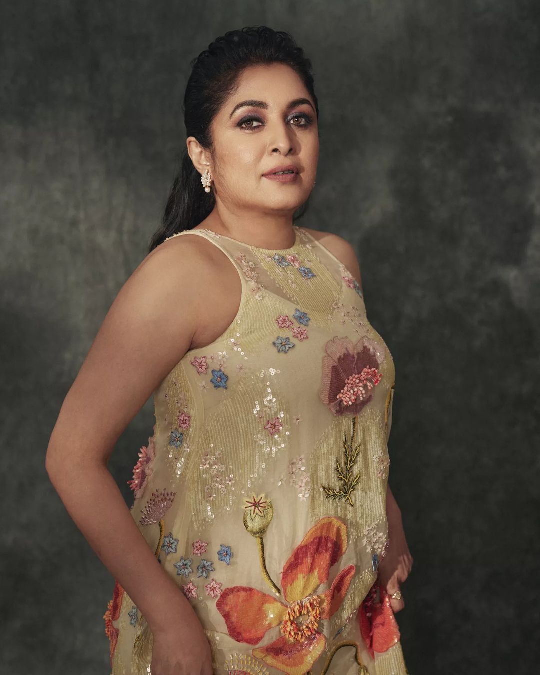 PHOTOS : இளமை திரும்புதே..! ஸ்லீவ் லேஸ் உடையில் அசத்தும் ரம்யா கிருஷ்ணன்.. கலக்கல் புகைப்படங்கள் ...