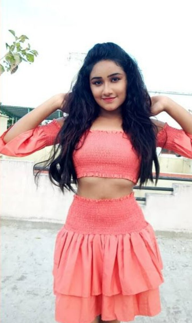 PHOTOS : சைடு போஸில்.. ஏங்கவைக்கும் சீரியல் நடிகை ரவீனா தாஹா.. திணறும் ...