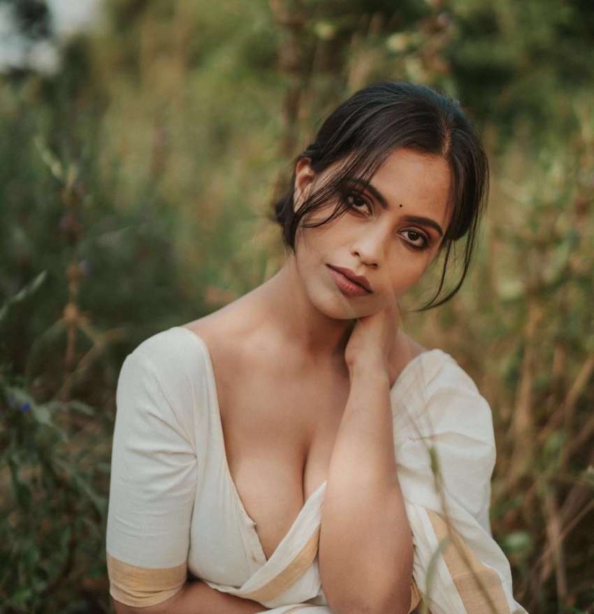 PHOTOS : தாறுமாறு அழகு.. மாடல் சதரூப நஹாவின் ஸ்டன்னிங் ஸ்டில்ஸ்..! | model and Voice Over Artist ...