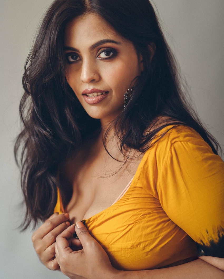 PHOTOS : தாறுமாறு அழகு.. மாடல் சதரூப நஹாவின் ஸ்டன்னிங் ஸ்டில்ஸ்..! | model and Voice Over Artist ...