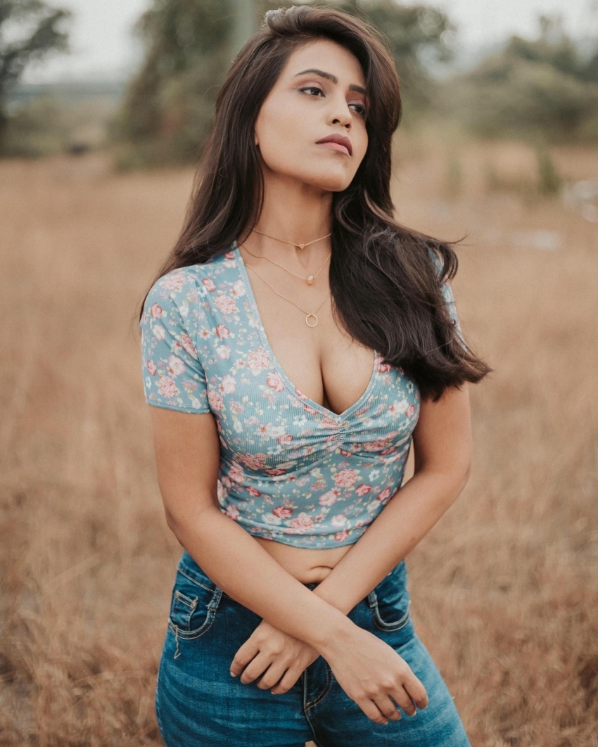 PHOTOS : தாறுமாறு அழகு.. மாடல் சதரூப நஹாவின் ஸ்டன்னிங் ஸ்டில்ஸ்..! | model and Voice Over Artist ...