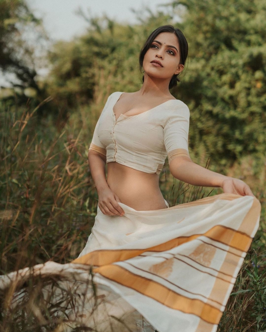 PHOTOS : தாறுமாறு அழகு.. மாடல் சதரூப நஹாவின் ஸ்டன்னிங் ஸ்டில்ஸ்..! | model and Voice Over Artist ...