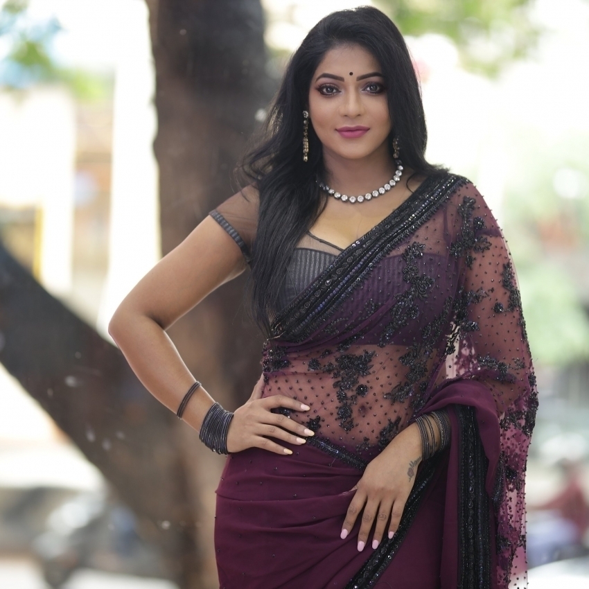PHOTOS : சிலையா?.. இல்ல தேவதையா? சீரியல் நடிகை ரேஷ்மாவின் ஏங்கவைக்கும் ...