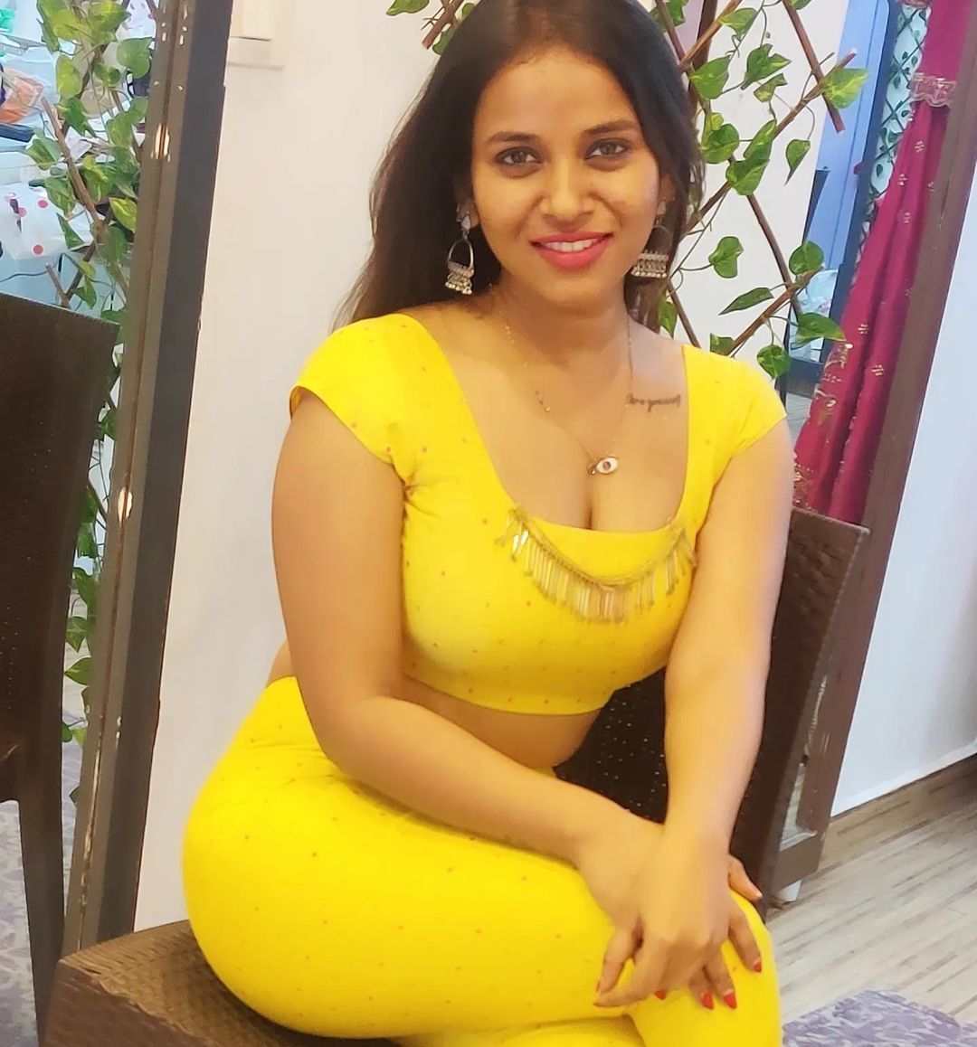 photos : வாடி என் கருப்பட்டி.. மாமன் நெஞ்சு பத்திக்கிருச்சே! மாடல் அழகி ...