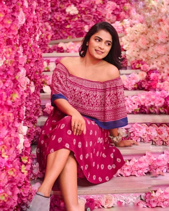 photos : பூக்களே சற்று ஓய்வெடுங்கள் அவள் வந்துவிட்டாள்! நடிகை அஸ்வினி அனந்திதாவின் ரீசண்ட் ...