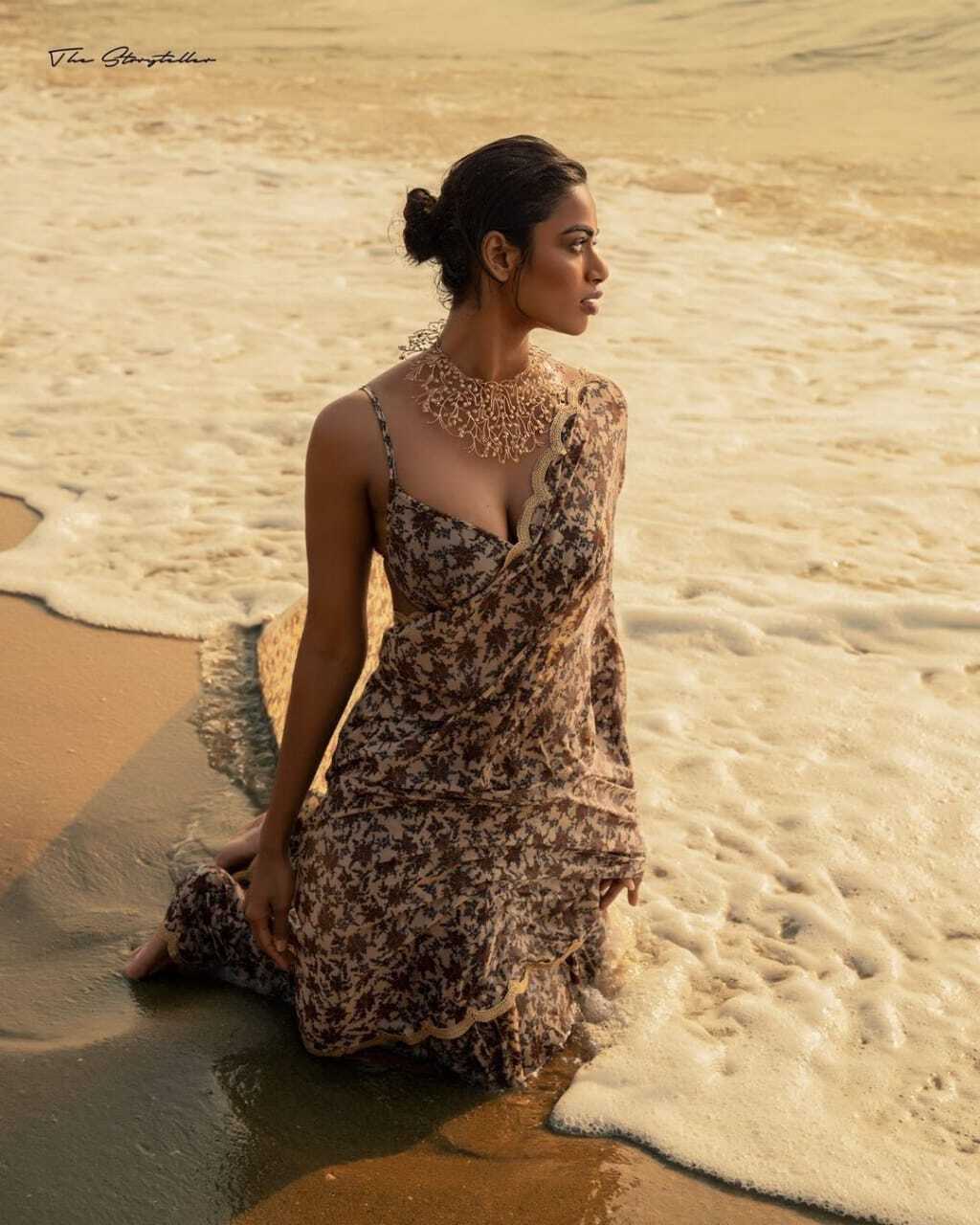 photos : ரெட் டாப்பில் இளசுகளை கிறங்கவிட்ட பிரீத்தி கரன்.. ஸ்டன்னிங் பிக்ஸ் இதோ! | actress ...