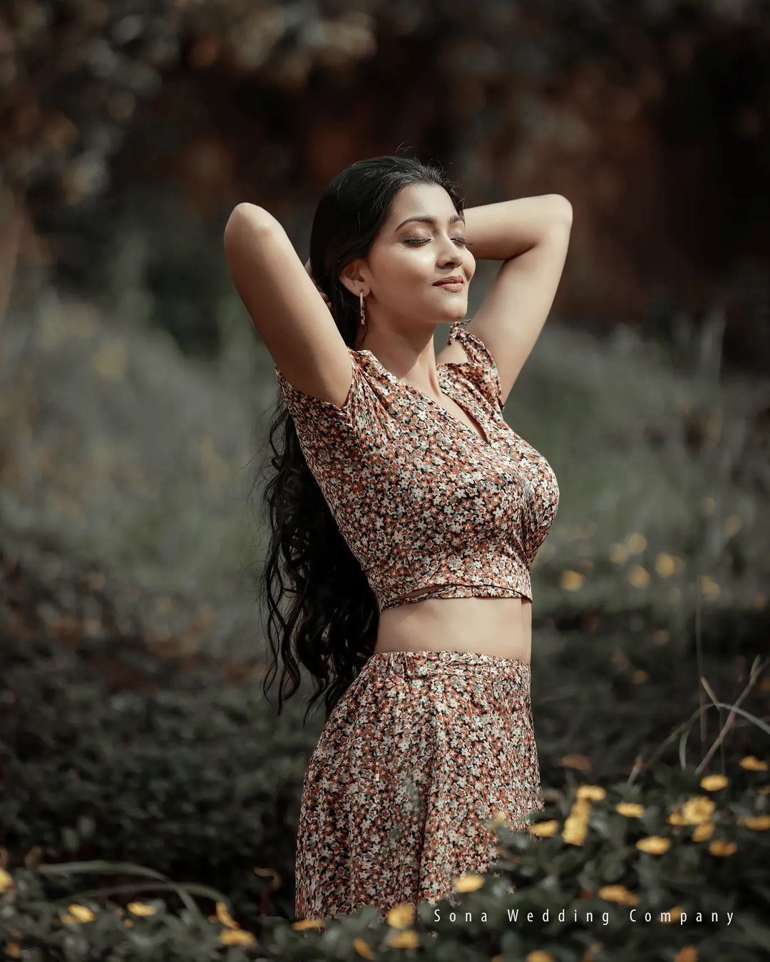 PHOTOS : தாவணி போட்ட தீபாவளி.. தெறிக்கவிடும் அழகில் தனன்யா ...