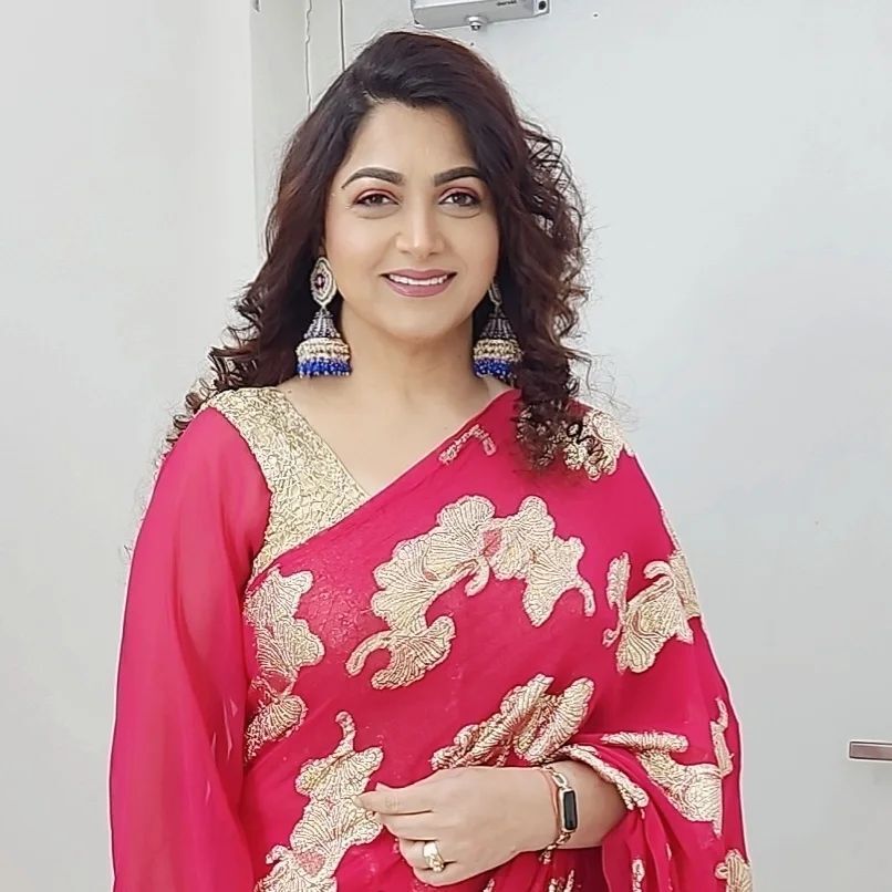 PHOTOS : இளமை திரும்புதே.. நடிகை குஷ்பூவின் அசத்தல் போட்டோஸ் ...