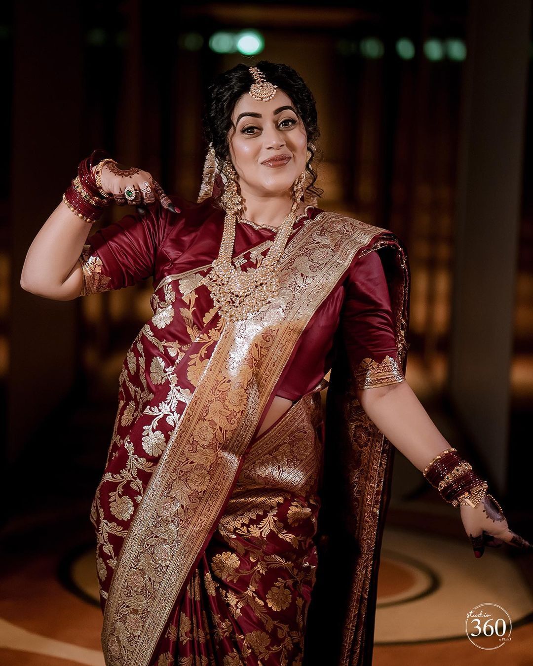 Poorna Viral Pics: బేబీ బంప్ చూపిస్తూ పూర్ణ పోజులు.. వైరల్ అవుతున్న ...