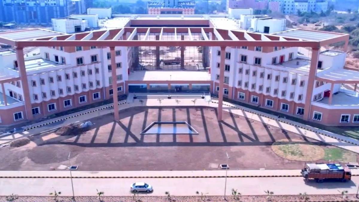 ಮಾರ್ಚ್ 11 ರಂದು ಉದ್ಘಾಟನೆಯಾಗಲಿರುವ ಧಾರವಾಡ ಐಐಟಿಯ ಚಿತ್ರಗಳು | Aerial views of ...