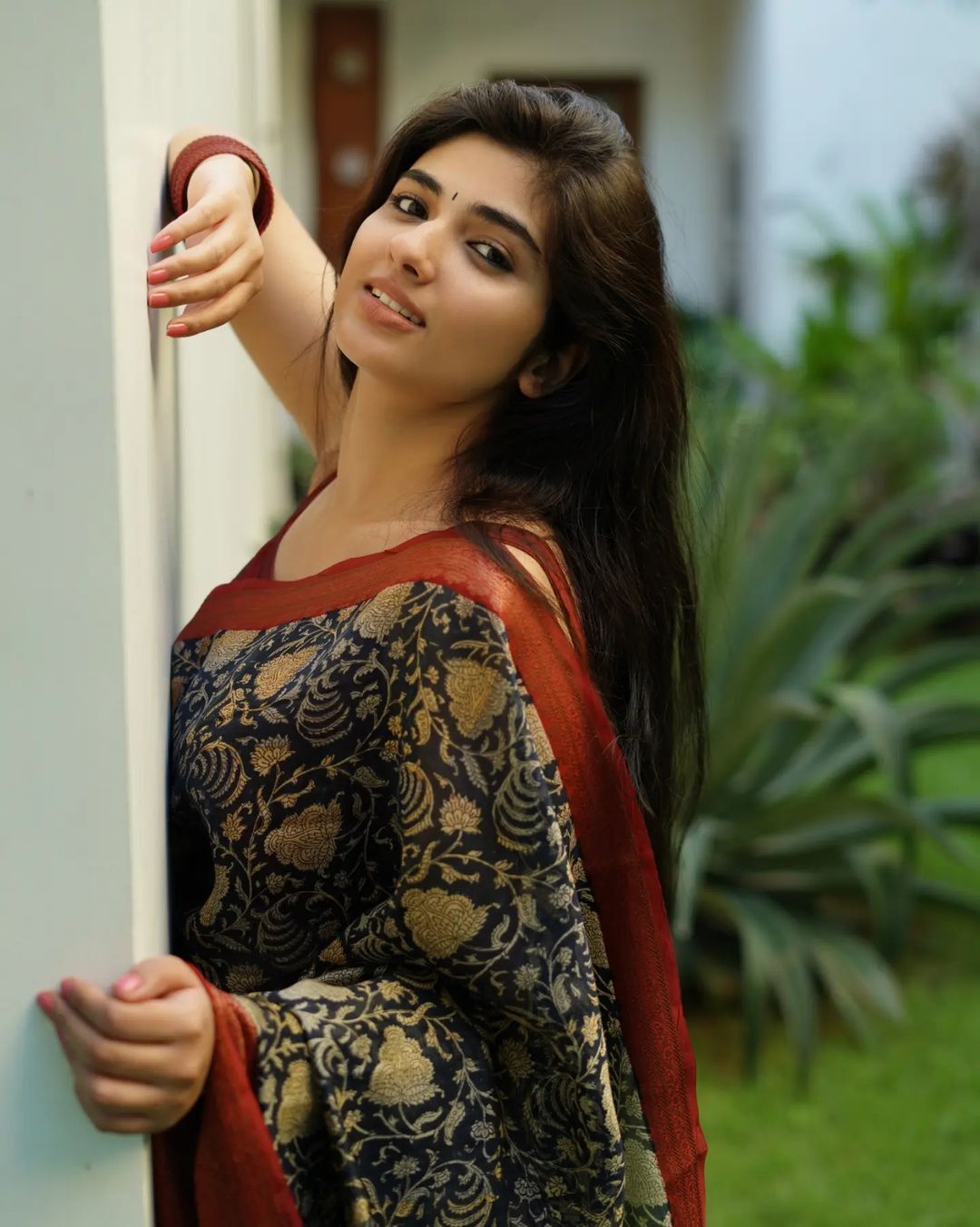 వయ్యారాలతో ఊరించేస్తున్న ప్రగ్యా నగ్రా.. చెన్నై చిన్నది ఫుల్ జోరులో ...