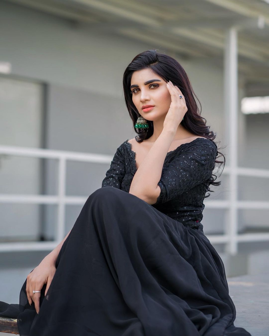 వలపుల వయ్యారాలతో కుర్రాళ్లకు మత్తెక్కిస్తున్న వర్ష | Jabardasth Actress ...