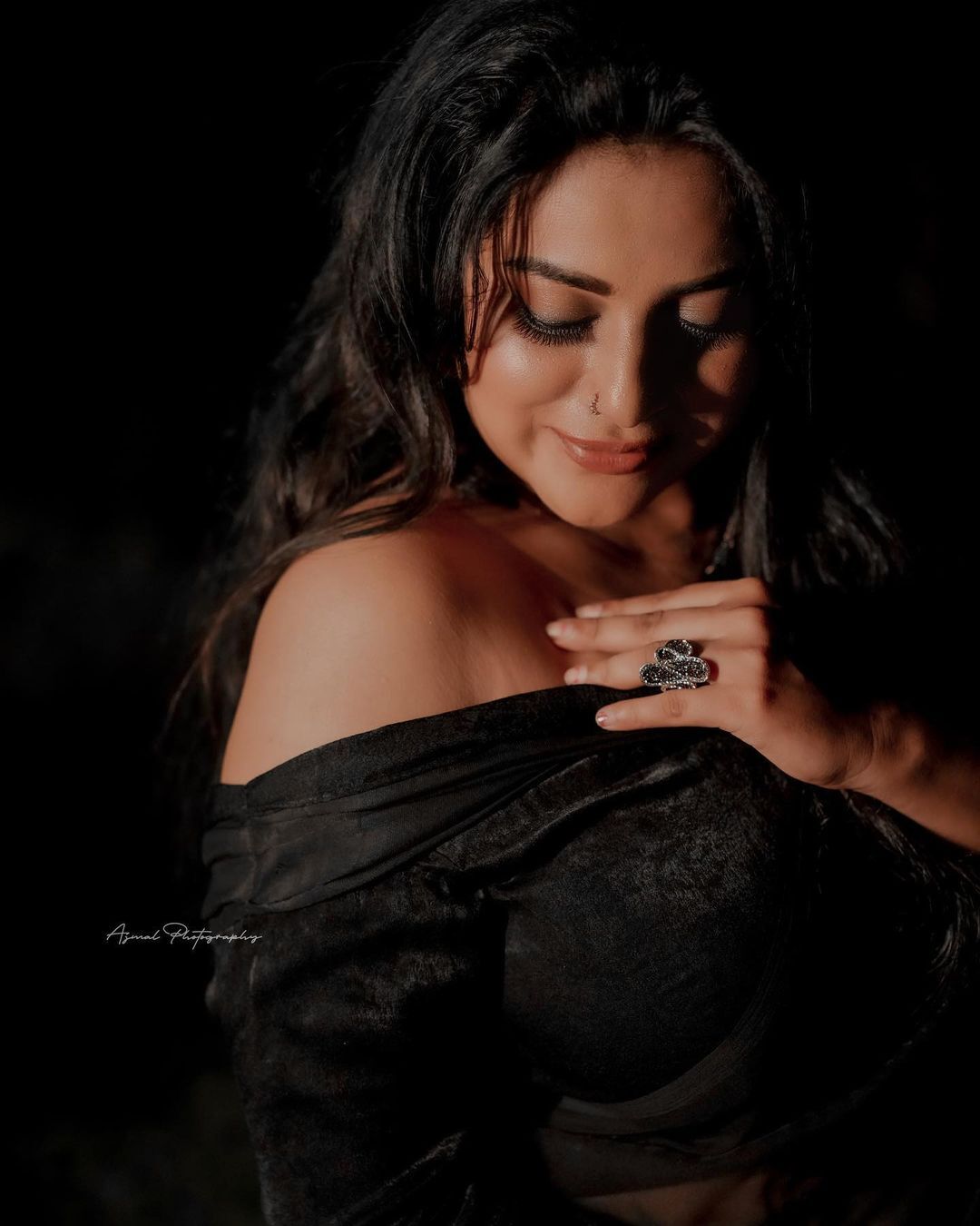 Actress Anna Rajan's Glamorous Makeover in Black Saree Made Wow Among ...