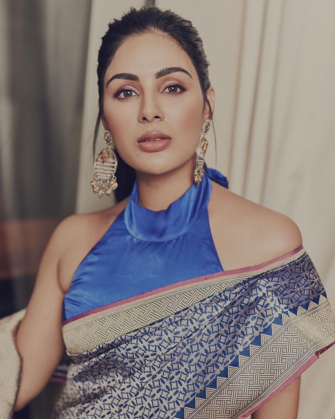 Actress Samyuktha Menon New Stunning And Stylish Saree Looks Trending ...