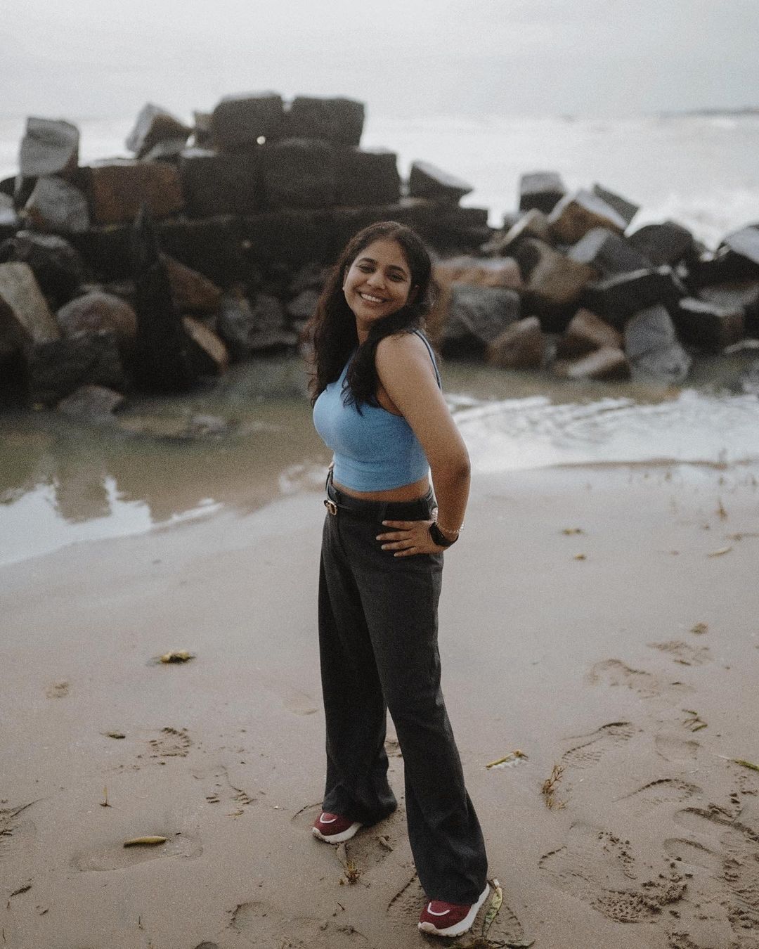 Actress Srinda's Bold Photoshoot in Saree Goes Viral on Social Media ...