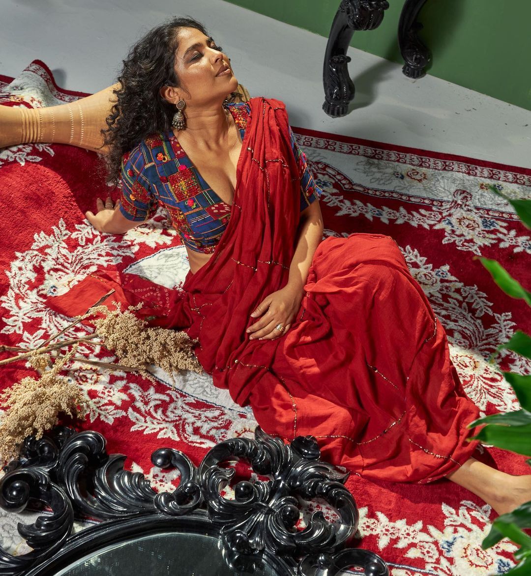 Actress Srinda's Bold Photoshoot in Saree Goes Viral on Social Media ...