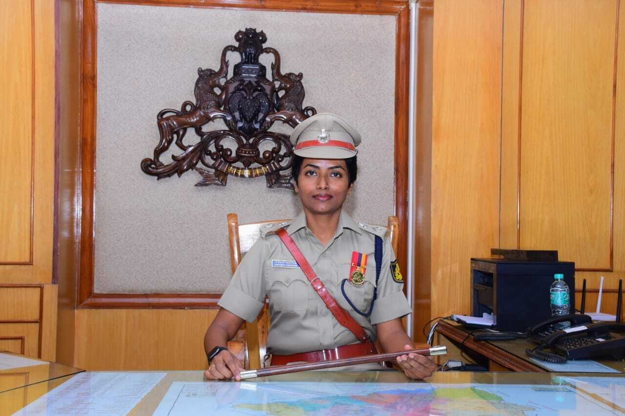 ಕೊಪ್ಪಳ ಜಿಲ್ಲೆಯ ನೂತನ ಎಸ್ಪಿಯಾಗಿ ಅಧಿಕಾರ ವಹಿಸಿಕೊಂಡ ಯಶೋಧಾ ವಂಟಗೋಡಿ | IPS Officer Yashodha Vantagodi ...