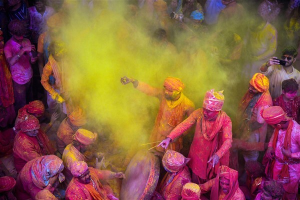 Laddu Holi Celebration In Radha Rani Temple In Barsana; See Photos ...