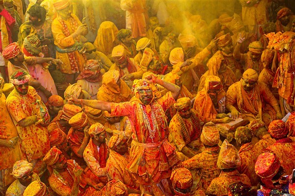 Laddu Holi Celebration In Radha Rani Temple In Barsana; See Photos ...