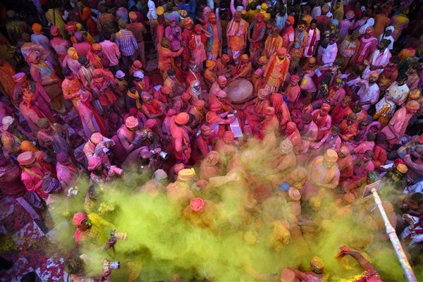 Laddu Holi Celebration In Radha Rani Temple In Barsana; See Photos ...