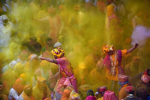 Laddu Holi Celebration In Radha Rani Temple In Barsana; See Photos ...