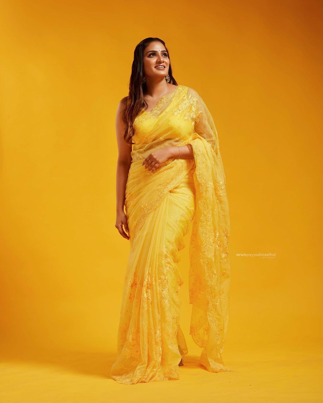 Mollywood Actress Aditi Ravi's Stunning Makeover in Yellow Saree Goes ...