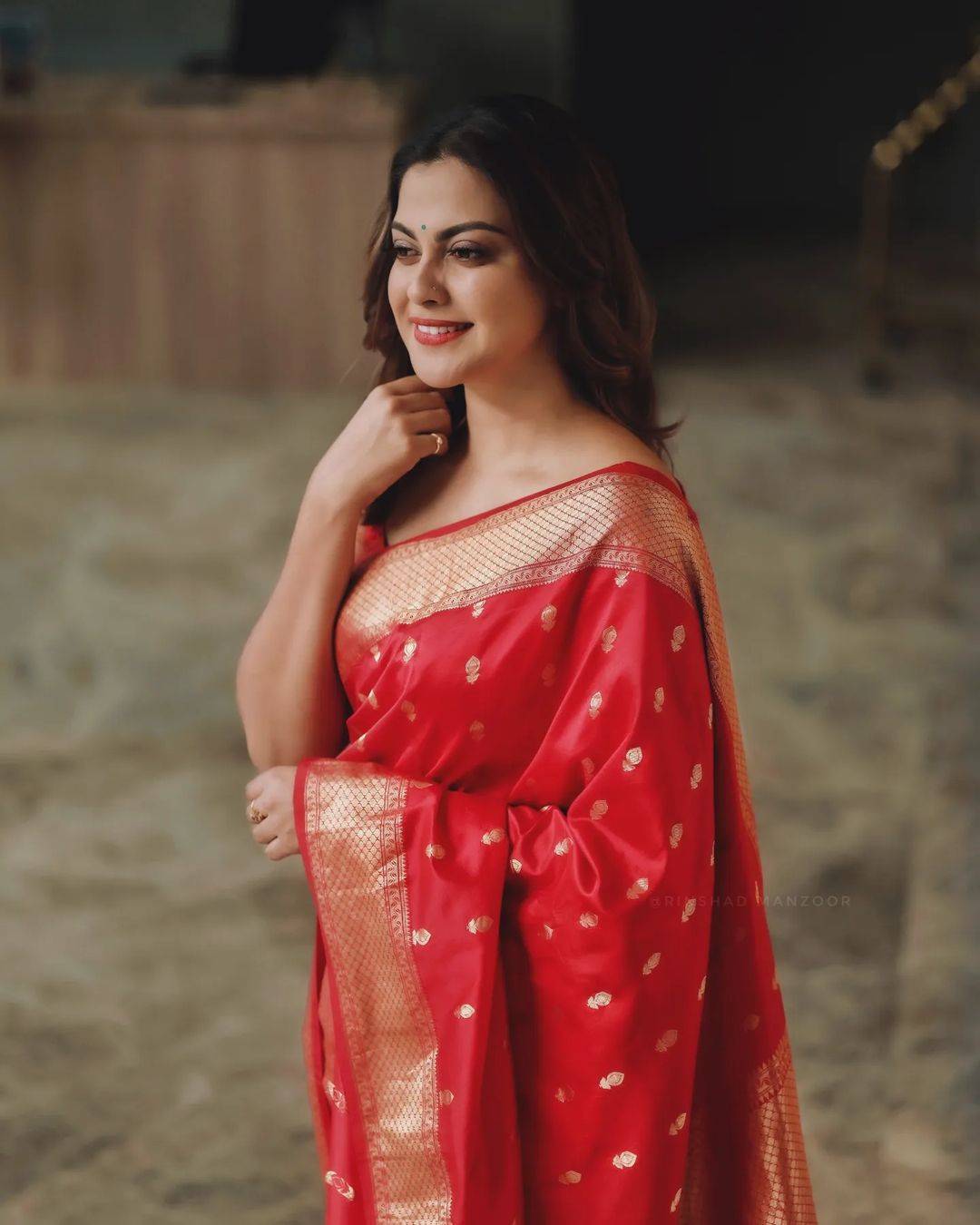 Mollywood Actress Anusree's Stunning Valentine's Day Special Photoshoot ...