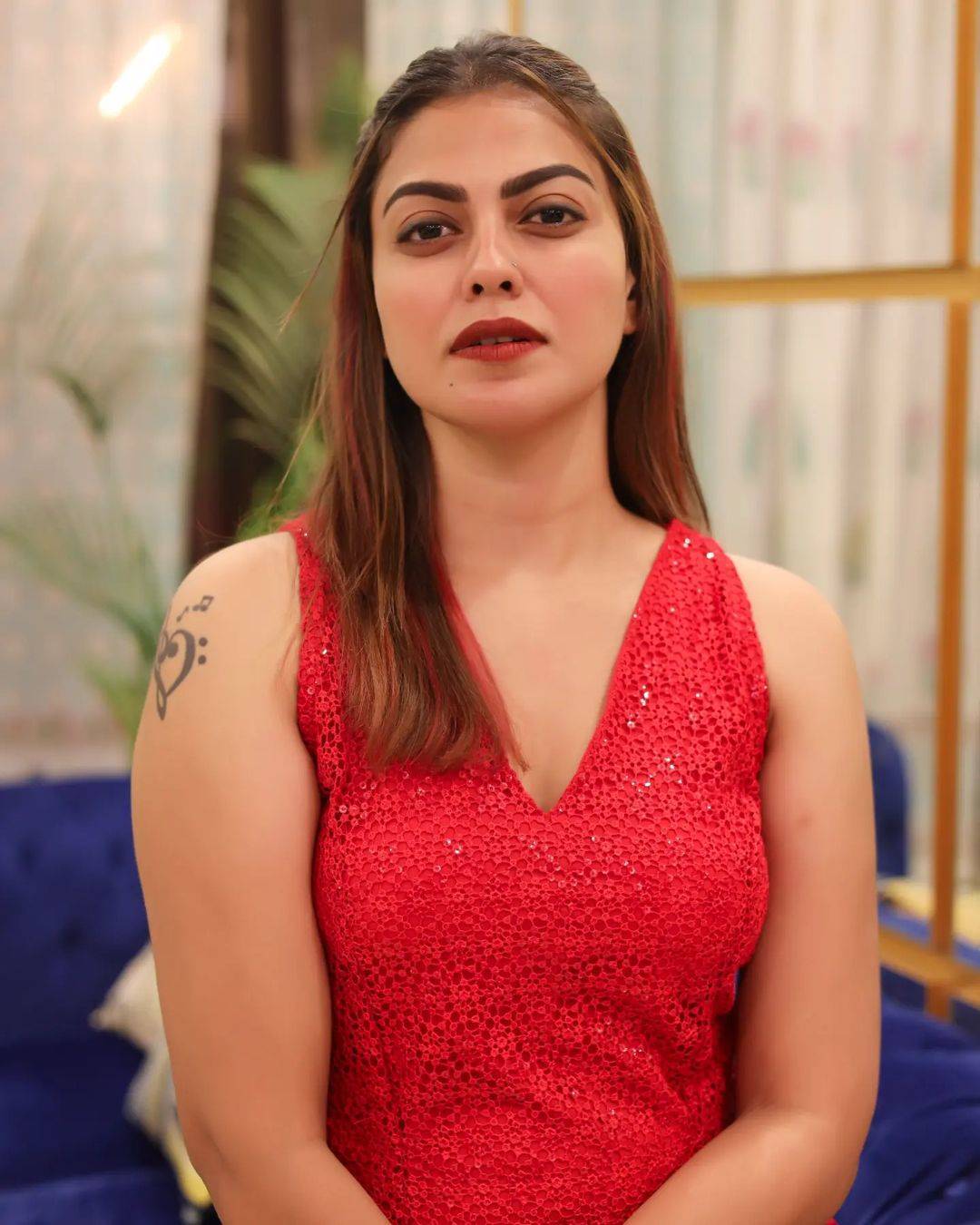 Mollywood Actress Anusree's Stunning Valentine's Day Special Photoshoot ...