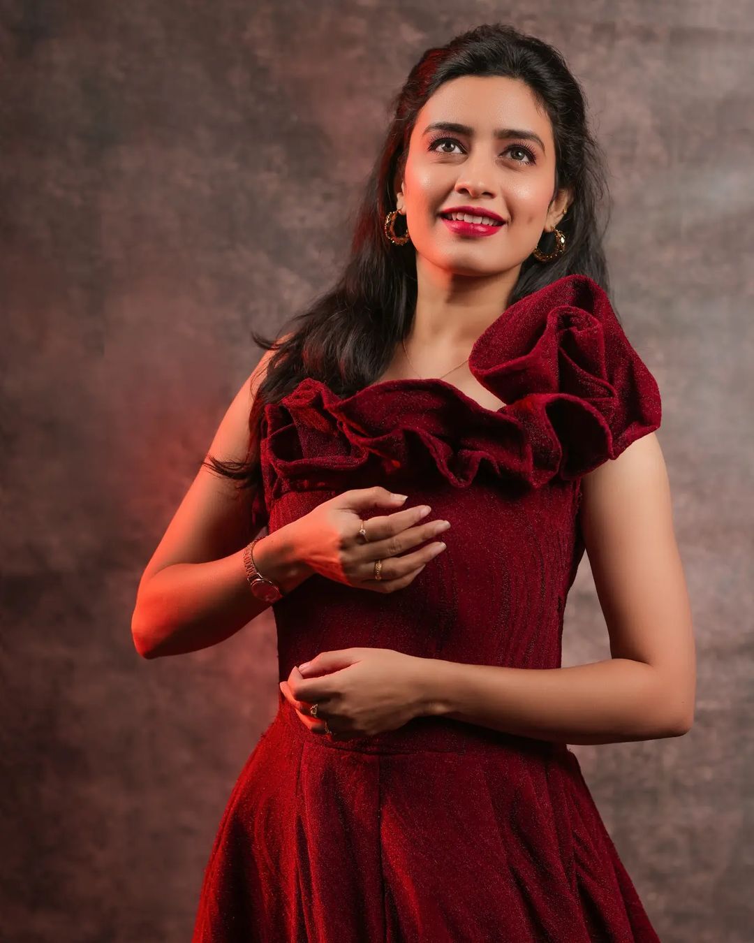 photos : விஜய் டிவி மலர் டீச்சரா இவங்க.. நடிகை சங்கீதாவின் க்யூட்டான ...