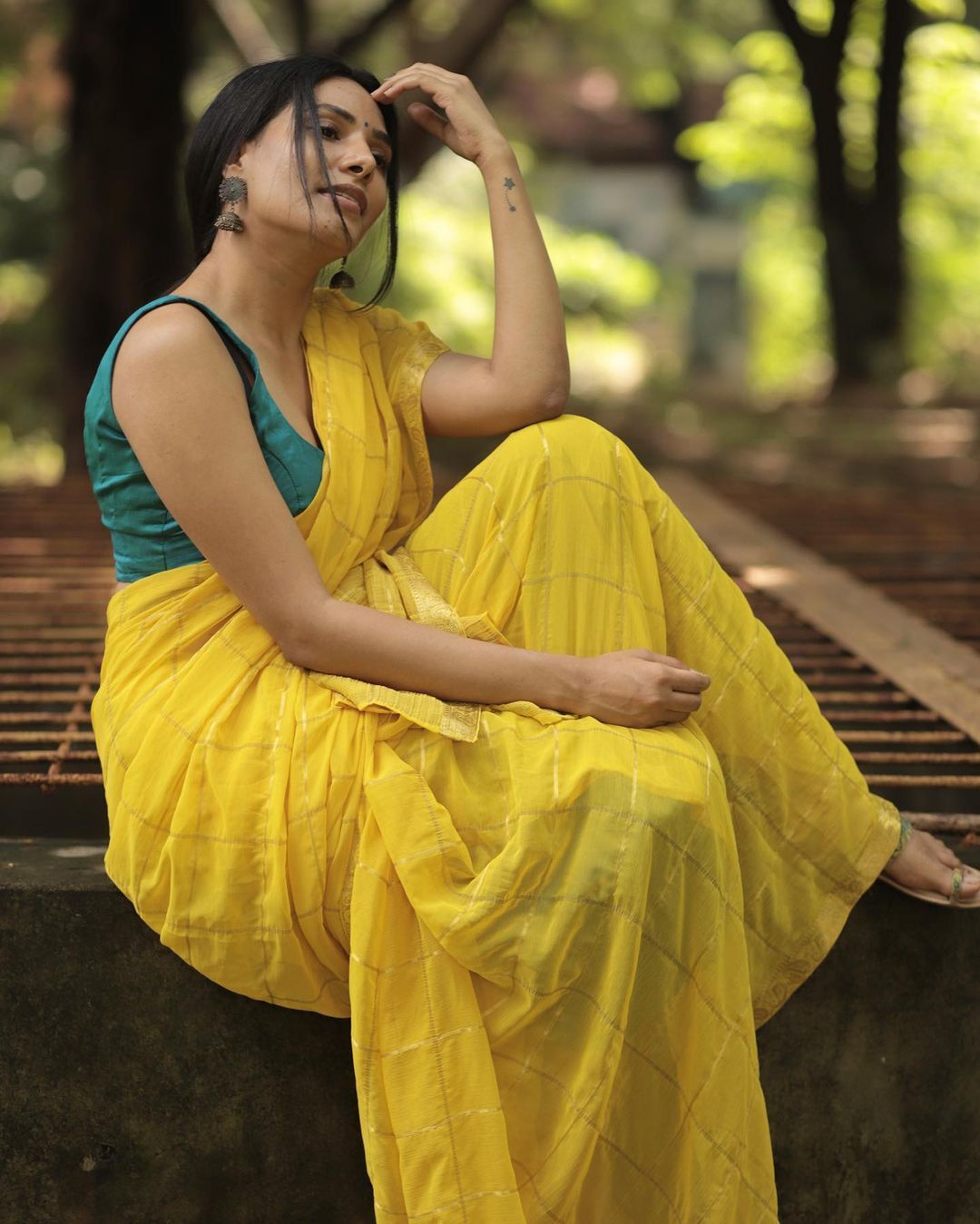 photos : வெட்கத்தில் முகம் சிவந்தபடி போஸ் கொடுத்த அர்ஷிதா.. கலக்கலான ...