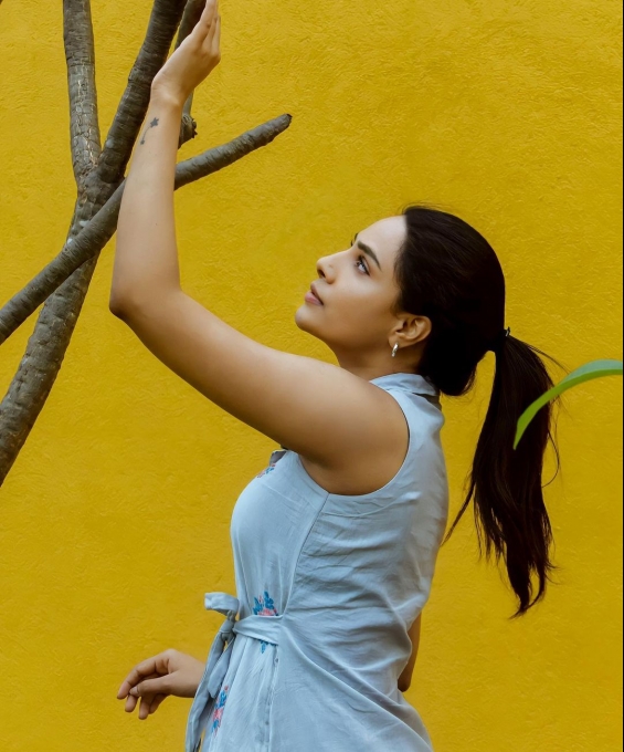 photos : வெட்கத்தில் முகம் சிவந்தபடி போஸ் கொடுத்த அர்ஷிதா.. கலக்கலான ...