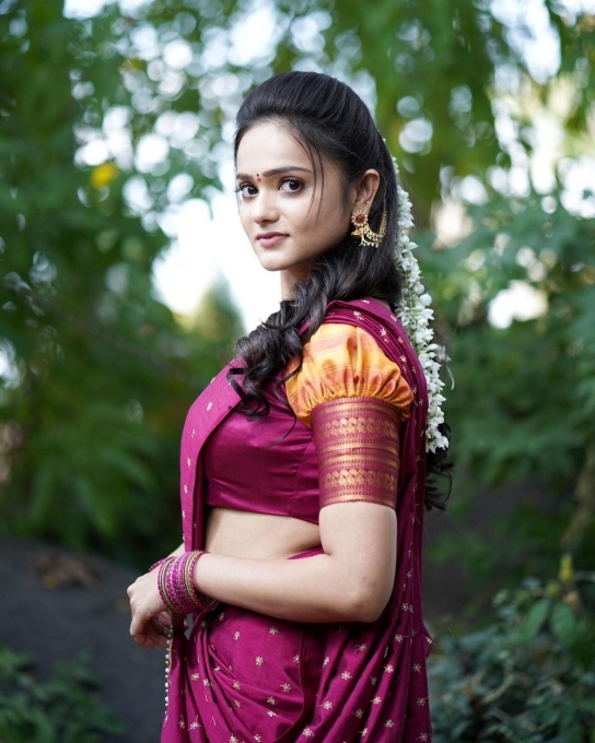 photos : நடக்கிற பட்டாம்பூச்சி நீ தானே!.. நடிகை ஸ்ரீ சத்யாவின் ...