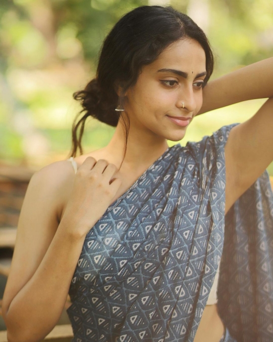 photos : அழகின் அழகே நீயடி.. நடிகை அபிதா வெங்கட்டின் கலக்கலான லேட்டஸ்ட் ...