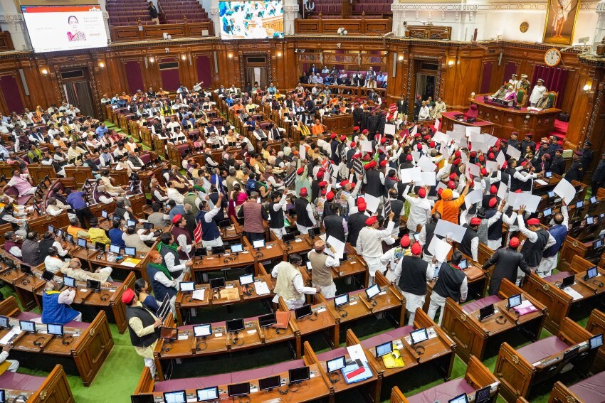Samajwadi Party Leaders Raise Slogans During The Budget Session Of ...