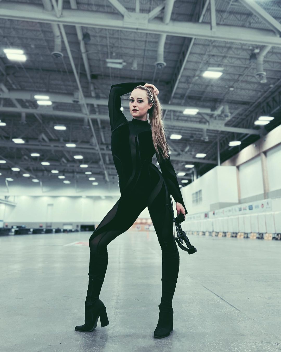 Photos: पैरों से ये लड़की करती है तीरंदाजी, टैलेंट देख खो जाएंगे आप ...