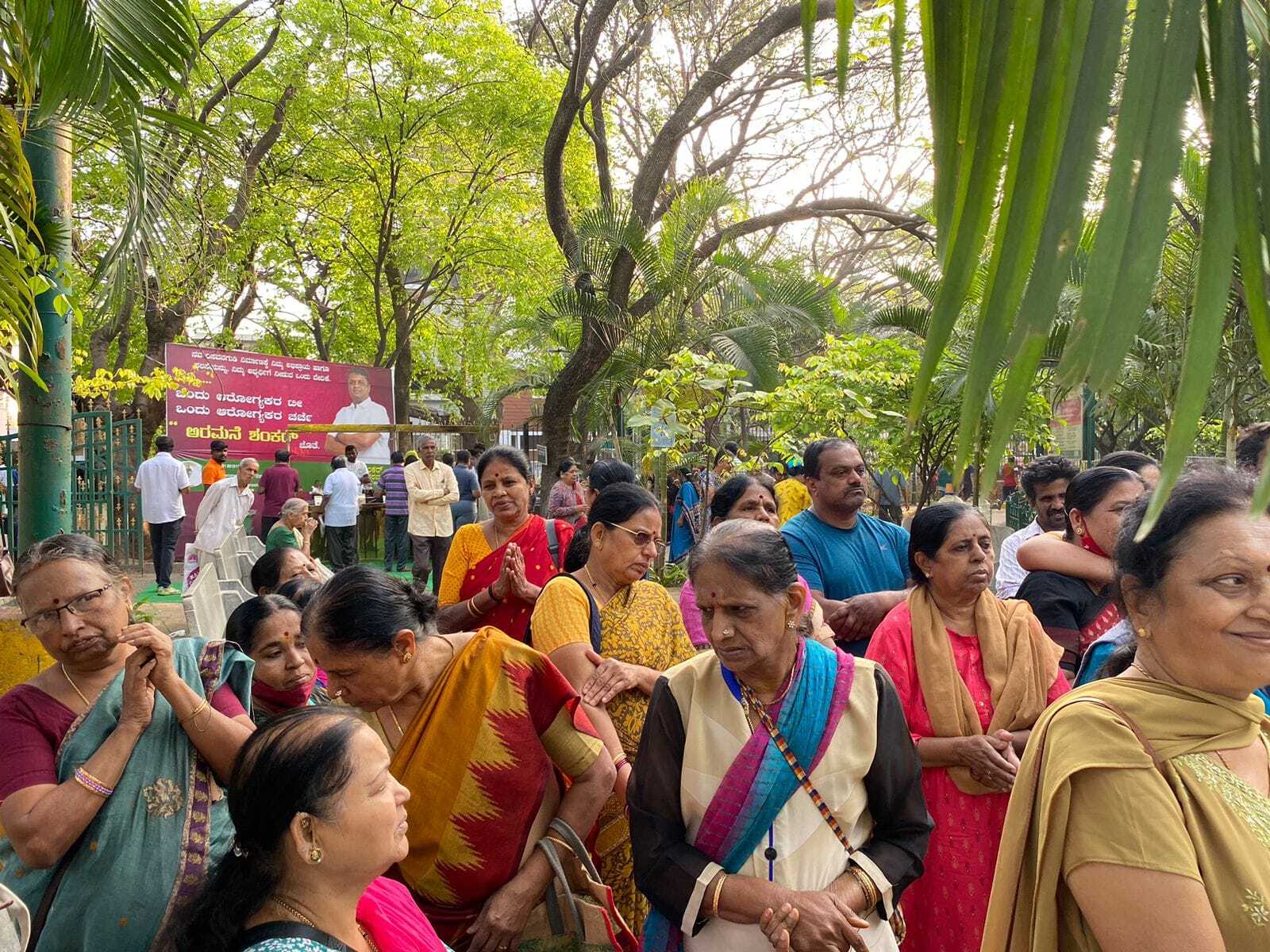ಬೆಂಗಳೂರಿನ ಬಸವನಗುಡಿ ಕ್ಷೇತ್ರದ ಜೆಡಿಎಸ್ ಅಭ್ಯರ್ಥಿ ಅರಮನೆ ಶಂಕರ್ "ಚೈತನ್ಯ ನಡಿಗೆ ...