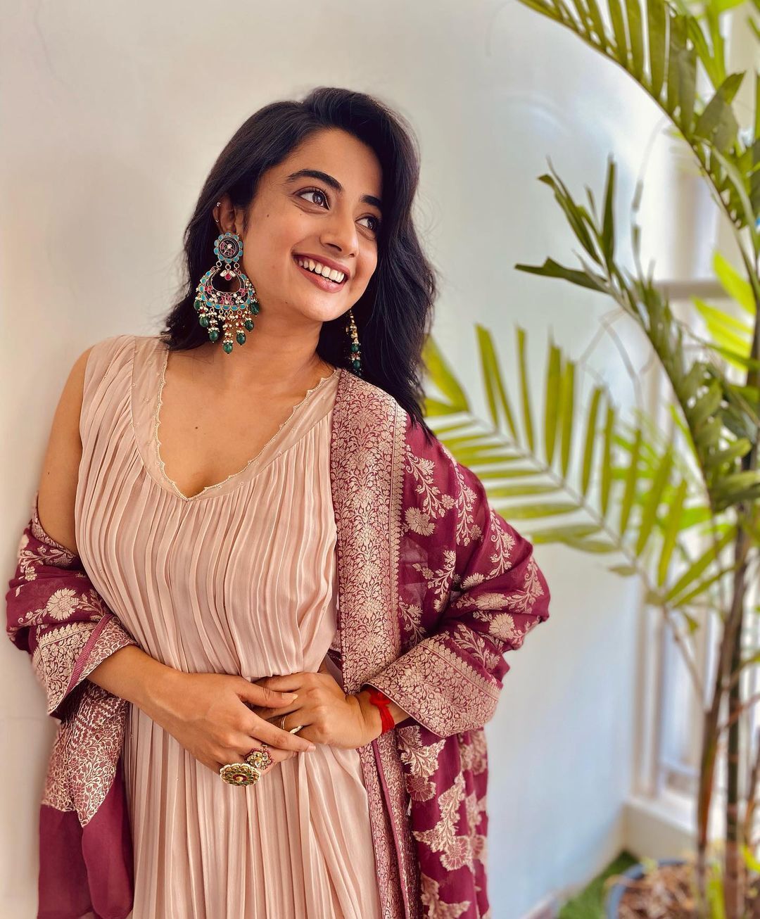 నాజూకు అందాలతో కుర్రకారు మనసుదోచేస్తున్న నమితా ప్రమోద్ | Actress ...