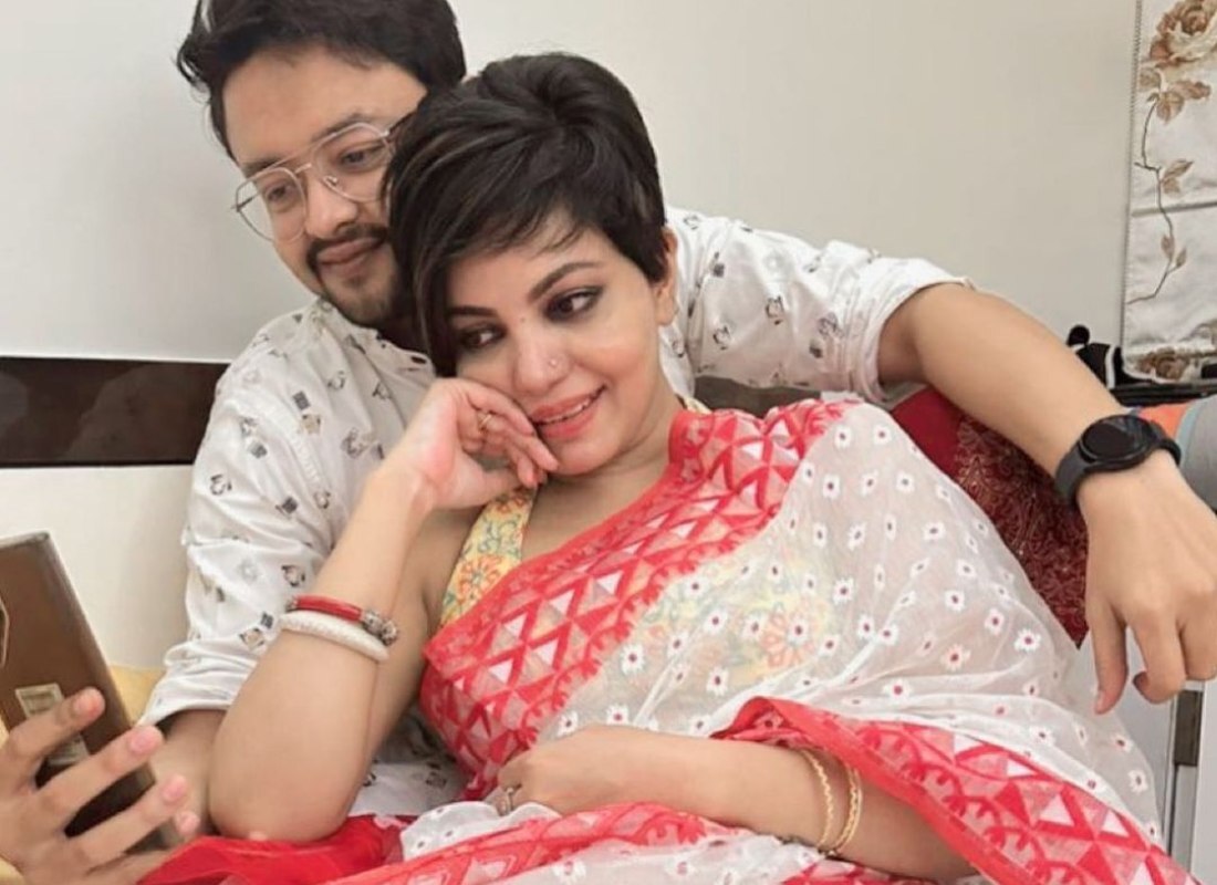 স্বচ্ছ নীল জলে মনোবিকিতে সায়ন্তনী, ভেজা শরীর দেখে অবাক ভক্তরা ...