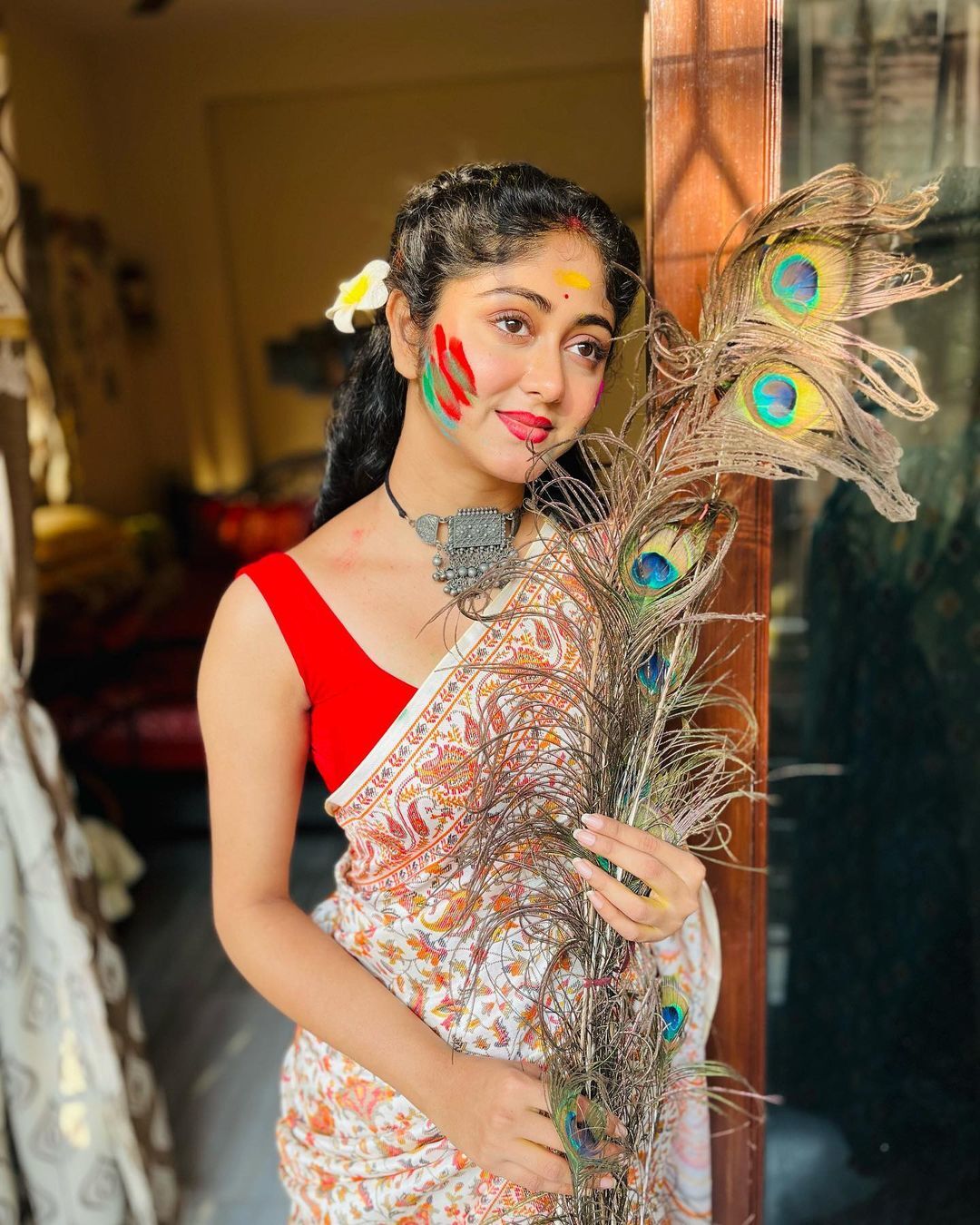 শাড়িতে সুন্দরী হয়ে উঠেছেন পঞ্চমী, সুস্মিতার মোহময়ী লুক দেখে মুগ্ধ ...