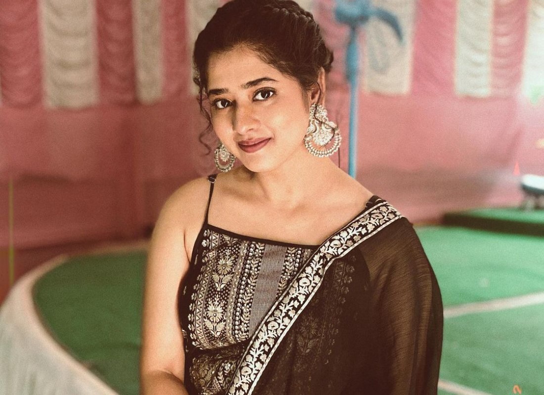 কালো টপে গ্ল্যামারাস লাগছে দিতিপ্রিয়াকে, নিমেষে ভাইরাল ছবি | Actress ...