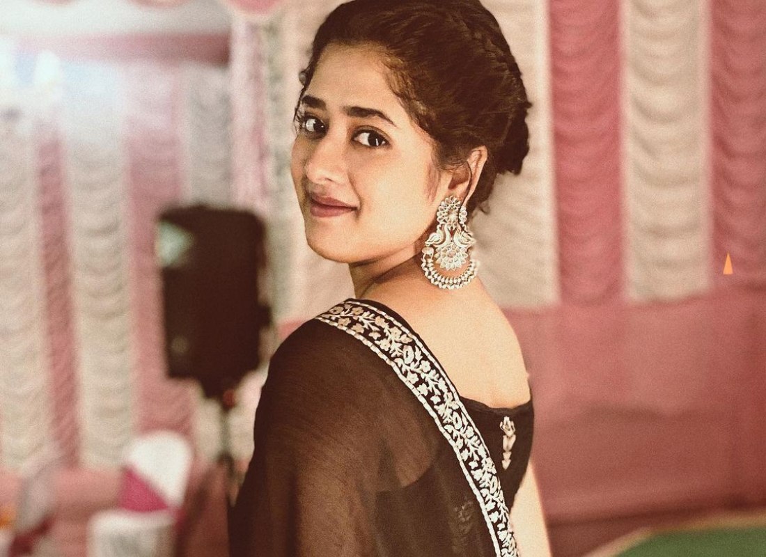 কালো টপে গ্ল্যামারাস লাগছে দিতিপ্রিয়াকে, নিমেষে ভাইরাল ছবি | Actress ...