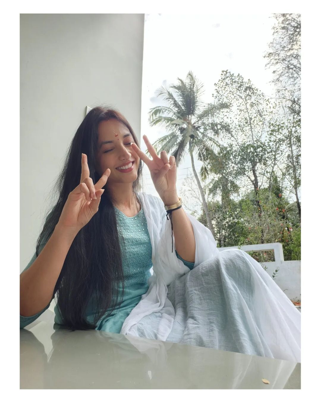 ఒంపు సొంపులతో కాక పుట్టిస్తోన్న శ్రీనిధి శెట్టి.. భామ జోరుకు కుర్రాళ్లు ...