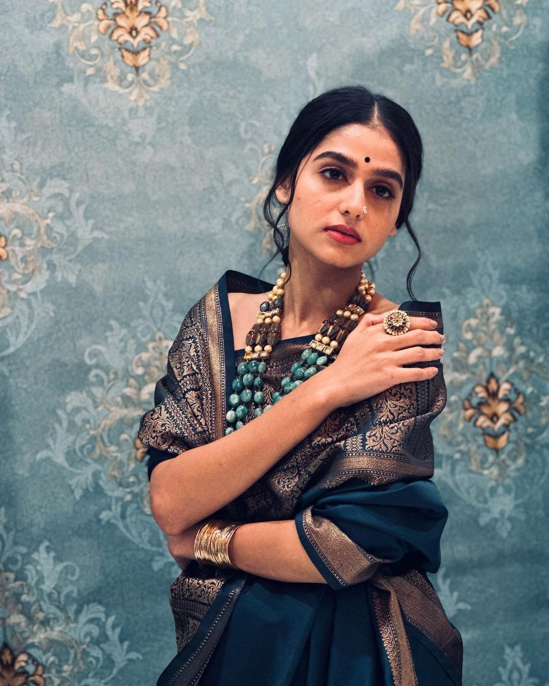 Actress Anaswara Rajan New Bold And Traditional Look In Black Silk ...