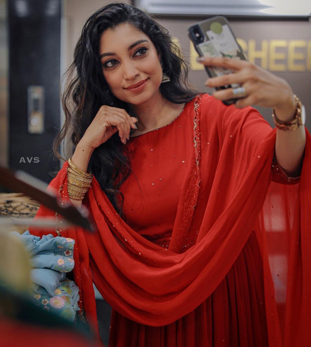 Actress-Model Rithu Manthra's Latest Makeover Looks Like An Angel Goes ...