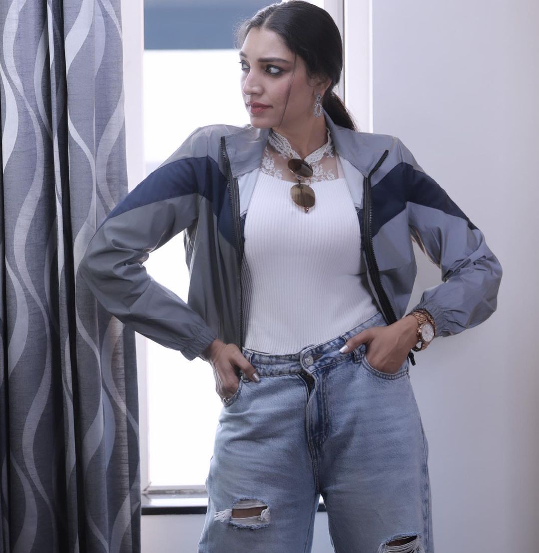 Actress-Model Rithu Manthra's Latest Makeover Looks Like An Angel Goes ...